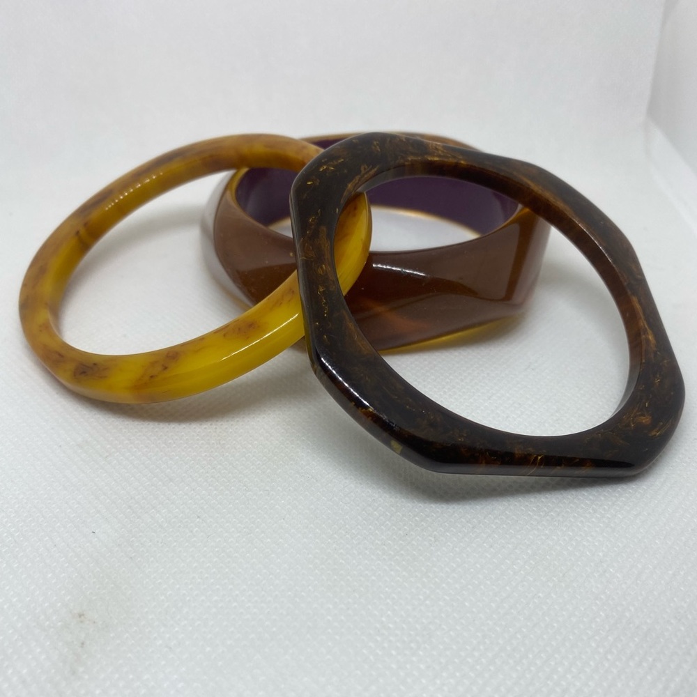 1950-60s Bangle Bracelet Bakelite? Vintage Jewelry - Gem